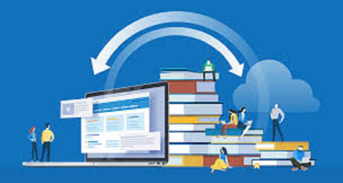 Which One To Choose? Traditional Vs. Online College – Online College Smart